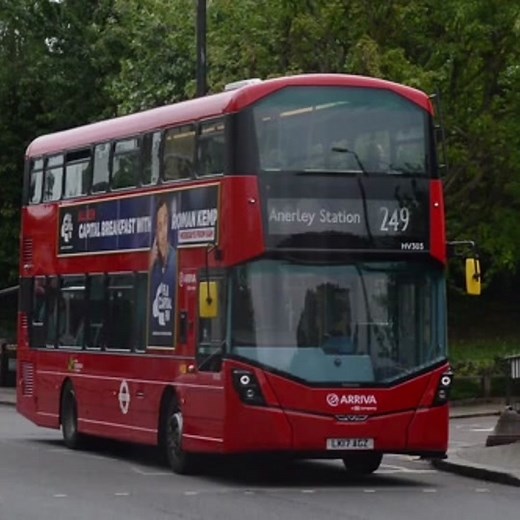 Exploring London Buses in Roblox