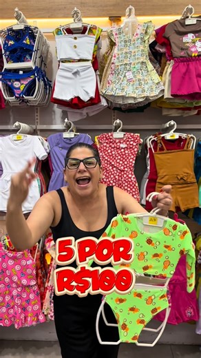 Cara di Rica 💕 Moda infantil on Instagram: "MODA PRAIA CHEGOU COM TUDO AQUI NA RICA! 👉Mais de 20 modelos/estampas de biquinis e maiôs disponíveis! 💖 Do infantil ao juvenil por apenas R$24,90 ou no paredão 5 X R$100! 📍Voluntários da Pátria - 61, Centro de Porto Alegre 📲 (51) 99266-5599 #modainfantil #portoalegre #oportunidade #atacadoinfantil #poa #caradirica #modablogueirinha #infantil #centrodepoa #lojainfantil #natal"