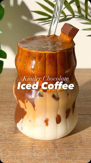 40K views · 25 reactions | Kinder Iced Coffee朗癩 Recipe . Recipe: - create some Nutella swirls in your cup - add ice and 100ml/3oz milk of your choice - fill in a freshly brewed espresso - froth up 2 tbsp instant coffee with a little bit of water - add it on top - garnish with an Kinder bar  . That’s it. Enjoy!✨ . . . #icedcoffee #icedlatte #nutella #kinder | Yourcoffeedude | Facebook