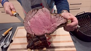 Prime rib 101 for those who need some help for tomorrow or NYE or whenever you are roasting one Dry rub for 24 hours Make sure it comes to room temp 450 degrees for 25 minutes 300 degrees until internal temp of 135 for rare, 145 for mid rare edging to medium or 150/152 for medium. Let it rest 30-40 minutes Slice and serve | Andrew Zimmern