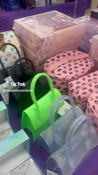 Graduation Gift Baskets for Your Favorite Grads