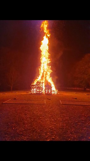 4.3K views · 21 shares | Already fed up at work this week? Then get your weekend sorted, buy your tickets in advance for the Glossop and District Round Table's Manor Park Fireworks Display & Bonfire on the 8th Nov. Save £s on advanced tickets, but hurry, sales close before the 8th of Nov. www.ticketsource.co.uk/glossop-roundtable | Glossop and District Round Table | Facebook