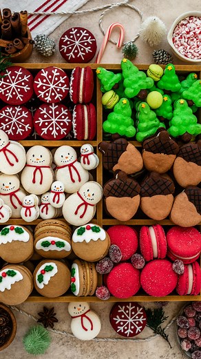 The Christmas Ebook is ready! 🎄 It contains 10 flavors, along with some templates. If you are enrolled in the course you have access to it already. If you’d like to purchase the book separately that’s also possible. For this week only I’m running an Ebook Bundle sale with the code XMAS you can get 20% off on an ebook bundle with 5 books, including two Christmas ones, the original Macaron Course Fillings ebook, and the Shell Recipes Ebook, over 100 recipes!! Check the links on my stories (or hig