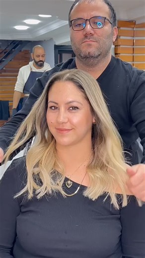 𝐎̈𝐙𝐋𝐄𝐌 𝐂̧𝐈̇𝐂̧𝐄𝐊&𝐌𝐔𝐒𝐓𝐀𝐅𝐀 𝐂̧𝐈̇𝐂̧𝐄𝐊 on Instagram: "✨ Işıltılı, pürüzsüz ve kusursuz bir dokunuş ✨ Saçlarınızda doğal geçişler, sağlıklı parlaklık ve ipeksi bir görünüm istiyorsanız doğru yerdesiniz 🤍 Profesyonel dokunuşlarla hayal ettiğiniz saçlara kavuşun 💫 𝐃𝐄𝐓𝐀𝐘𝐋𝐈 𝐁𝐈̇𝐋𝐆𝐈̇ 𝐕𝐄 𝐑𝐀𝐍𝐃𝐄𝐕𝐔 𝐈̇𝐂̧𝐈̇𝐍 📞 𝟎𝟓𝟓𝟓𝟓𝟖𝟔𝟏𝟖𝟓𝟒 𝐇𝐀𝐓𝐓𝐈𝐌𝐈𝐙𝐃𝐀𝐍 𝐔𝐋𝐀𝐒̧𝐀𝐁𝐈̇𝐋𝐈̇𝐑𝐒𝐈̇𝐍𝐈̇𝐙 #sackaynak #sacbakimi #pürüzsüzsaçlar #ışıltılısaçlar #doğalgeçiş"