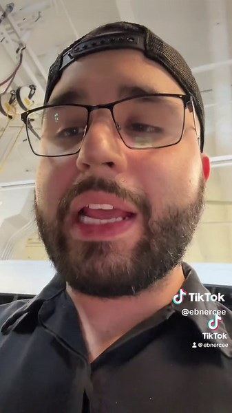 Dont make this mistake when working on any 550 with a 278 motor!!🚗 THEYRE GOING TO BREAK! #v8 #m278 #ml550 #mbtech #mechanicsoftiktok #mechaniclife #mercedes