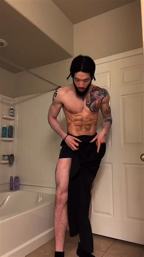 #grwm Back day was good to me - - - #explore#fit#body#fitness#muscle#gains#lift#bodybuild#muscle#new#gym#men#health | jonathan