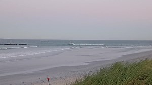 57 reactions | Monday surf report A slightly less breezy day with a...