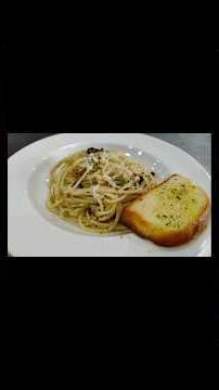 🍝 SPAGHETTI ALIO E OLIO 🍝 #shorts #@Haratikitchen-j3y