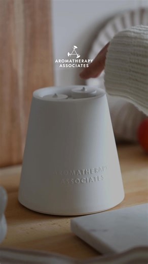 Effortless, elegant and expertly designed, the Atomiser Connect is a multi-award-winning diffuser that transforms any home. | Aromatherapy Associates