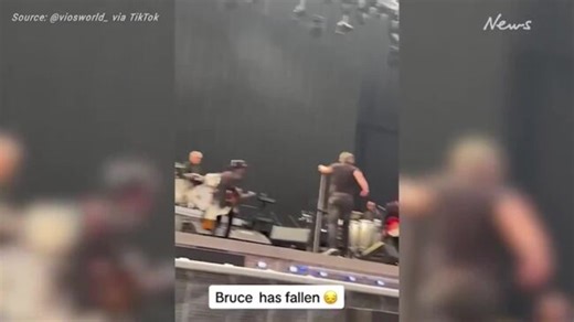 Bruce Springsteen falls over mid-show
