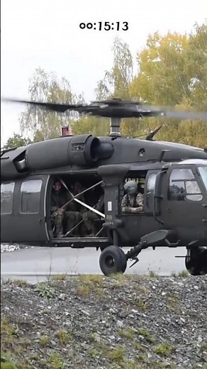 헬기 도어에 X자 로프를 설치하는 이유