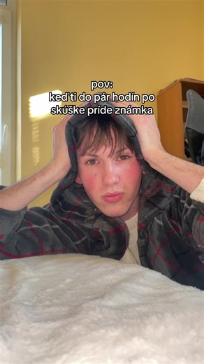 vyzeram jak keby som dostal (fx)² a to v skutocnosti som dostal b, len taka unava prisla, ze mi to bolo aj jedno xd #fyp #slovensko #cesko #student #pov