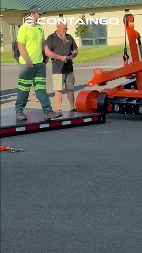 John Shows our Client How to Load a Flat Rack onto our Mobilizer Trailer | ContainGo
