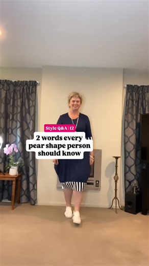 Focus on shape above and balance below! Style Q&A | 12: How to style a plus size pear body shape? 🛟 Save this for your styling moments! Neckline 👉 “Start with a neckline that draws attention up” Accessories 👉 “Statement pieces. Layer smaller jewellery. Busy pieces. Guide the eye to the up.” Sleeves 👉 “Pull up to finish at the waist ~ highlight above the hip” Flared. Ruffles. Details. ✔️ Waist 👉 “High waist belt because your small waist deserves the spotlight.” Hips 👉 “Hello hips - short to