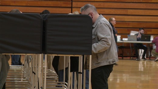 Michigan voters make their voices heard on last day of early in-person voting