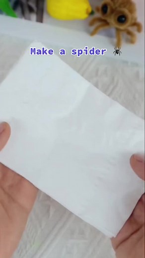 DIY Handmade Spider with Pipe Cleaners Tutorial