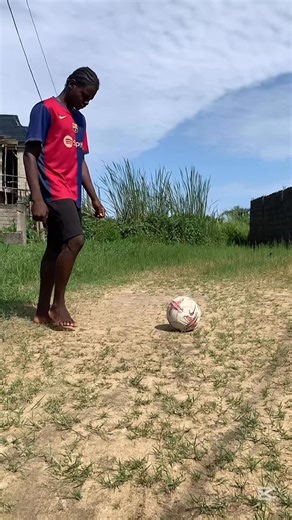 99K views · 1.9K reactions | Learn & Master this Crazy Flick up skill勞#futbol #footballskills #tutorial #viralshorts | ValentiniO back up page | Facebook