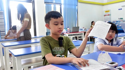 Seeing this Grade 3 student, Markus, master Grade 5 reading so quickly is a powerful testament to the Kumon Method. His focus and speed are truly impressive! Imagine what your child can achieve with a study plan tailored just for them. 💪🌟 Don't miss out! Message us now to enroll today! ✉️DM us ☎️881-0399 📱0917-634-1700 / 0917-846-1804 #KumonKauswaganExcellence #AcademicExcellence #kumonadvancestudents #KumonMethod #ReadingSkills #ProudMoment | Kumon Kauswagan CDO Center