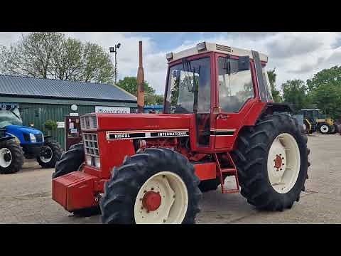 Case International 1056XL 4wd Classic Tractor