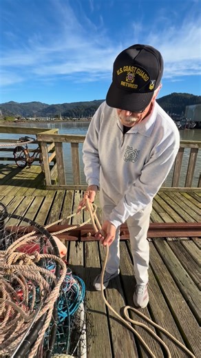 Oregon Coastal Crabbing & Shellfish on Instagram: "Tie The Bowline Knot🫡🇺🇸 🪢 🦀 🧠 ⚓️🪢 The bowline is a simple, ancient knot that creates a secure, non-slip loop at the end of a rope. It's easy to tie and untie, even under heavy loads, and is resistant to jamming. Because of its usefulness, it's sometimes called the "king of the knots". The bowline is popular with sailors, Boy Scouts, and climbers. It's used for mooring boats, hoisting, hauling, and fastening ropes together. #crabbing #fish