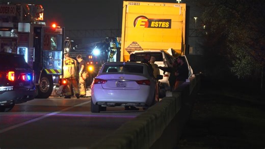 Driver dies in high-speed crash on the Katy Freeway near Park Ten heading west, HPD says