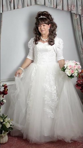 Tanya Melody - Crossdressing fashion - Wedding dress.