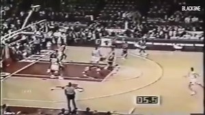 37 reactions |  EL WHITE MAMBA: UNA LEYENDA OLVIDADA - Mejor que comparar los movimiento entre Jordan y Kobe mejor comparar a Jordan y el "White Mamba" Brian Scalabrine FX #meme #fun #basketball #joke #whitemamba #video #throwback | Locos Del Basket | Facebook