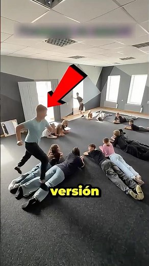 The weirdest game of hide and seek 😳