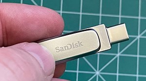 Review: SanDisk Ultra Dual Drive Luxe USB-C Flash Drive is a stylish way to offload iPad Pro files | AppleInsider