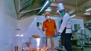 A few weeks ago, we caught the making of the famous Dindigul Thalappakati biryani. CATCH THE COMPLETE VIDEO AT https://youtu.be/7_WmEoHb7vA Click on link for details, address and google maps coordinates. #dindigulthalappakattibiryani #gourmetontheroad #kripalamanna #foodloverstv #foodloversindia #truthinfood | Food Lovers
