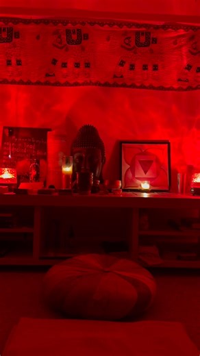 A lot of people tell me they feel fine. But their body says: shallow breathing restless legs tension in the low back or hips Those are root-level signals, not mindset issues. Before meditation this morning, I moved my body gently. Nothing fancy. Just enough to remind myself I exist from the feet up. Grounding isn’t about thinking positive thoughts. It’s about being in your body long enough to listen. Where do you feel tension most often feet, hips, low back, or jaw? | Christina LeBlanc Cormier