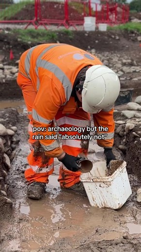 Actual footage of me trying to fix my life and my feature ✌️ #archaeology #rainy #winter #excavation #rescue