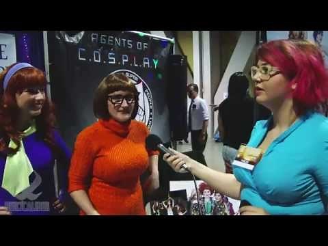 DAPHNE and VELMA! Scooby Doo Cosplayers at Long Beach Comic Con 2015