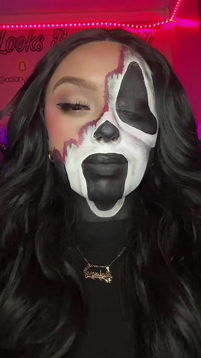 SCREAM🔪📞 #scream #ghostface #makeuptutorial #makeup #halloween #halloweenmakeup #screammakeup #spookyseason #makeupartist #ghostfacecosplay #xyzbca #horror #horrormovie #scary #scarymovie #october #mua