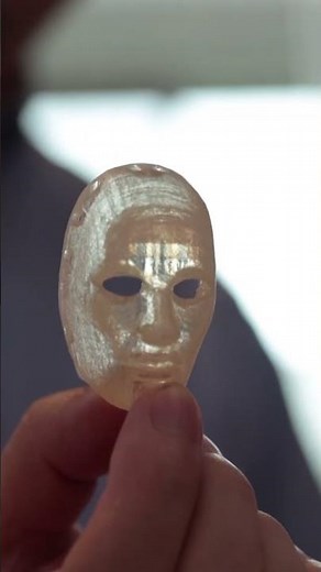 This robot 'smiles' using lab-grown living skin