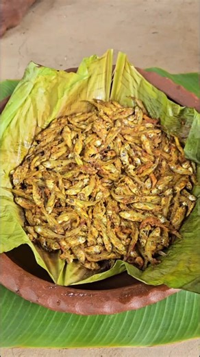 Village Cooking with Mummy Papa on Instagram: "Village Small Fish Paturi Bengali Style 😍 #viral #villagelife #villagefood #villagecooking #instagood"