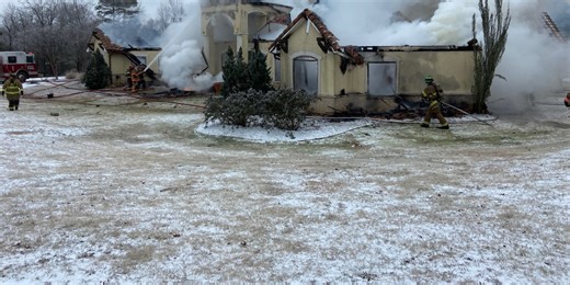 Crews respond to house fire in Gregg County