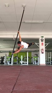 Wrist split on aerial pole, a lot of spin!! Teaching aerial pole privates in Vegas ( 5th - 8th sept) inbox me! Selling aerial poles also customized ! Thank you @urbanhit_lp for the space #aerialpole #flyingpole #spinningpole #original #circus #circustraining #aerialist #poletrainjng #poledance #poleman #split #flexiblepeople #bendy #legsfordays #calisthenics #fitnesslifestyle #showtime #recovering #upartists @upartists @poledancenation @circusinspiration #circuseverydamnday @poledancersofinstagr