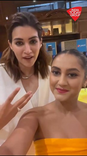 Super exclusive: Kriti Sanon’s first interview after receiving the National Award in Delhi. Watch her as she talks about winning the award, her next film Ganpath, winning moment, what went into choosing her outfit. #Bollywood #NationalAward #KritiSanon #ITReel | India Today