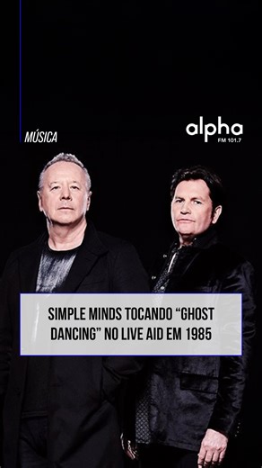 No dia 13 de julho de 1985, o mundo parou para assistir ao Live Aid — um dos maiores eventos da história da música, criado para arrecadar fundos contra a fome na Etiópia. 🌍🎶 Com shows simultâneos em Londres e na Filadélfia, o line-up reuniu lendas como Queen, U2, Phil Collins, Elton John, Dire Straits, The Who e Sting. E o Simple Minds, que toca em São Paulo no dia 4 de maio, também marcou presença! Jim Kerr e banda tocaram para mais de 90 mil pessoas com um set especial que incluiu as estreia