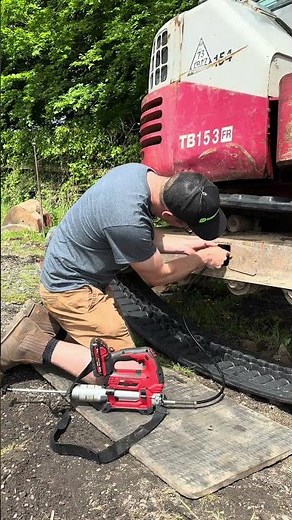 One Tool every Digger Driver should have! The ‪@MilwaukeeTool‬ M18 Battery Grease Gun.