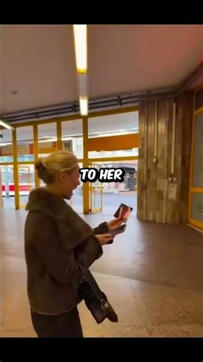 Stranger Confesses To Girl on Metro With Photobooth Trickery 😂