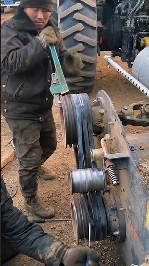 Installing Multiple V-Belts on Heavy Machine Pulley | Quick Mechanic Tips #shorts