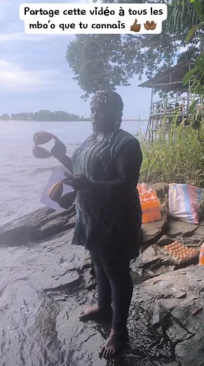 Partage cette vidéo à tous les mbo'o que tu connais🤲🏿 #mougo #melong #Nkongsamba #mangamba #baré #ngalemoi #mbanguem #manengoumba #manjo #loum #ébonè C'est la fin d'année la fin du cycle pendant que tu calcules le poulet de décembre certains personnes liées à la force du mal calculent aussi protège toi et ta famille Prends ton blindage prendre le blindage pro à boire fait les bains pour tes filles à l'âge de se marier ou de travail prendre des huiles d'attirance et de protection pour eux 🤲🏿 