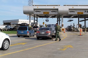 How a semi smuggling migrants slipped past inland checkpoint