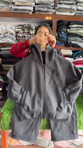 Exploring Set Design Techniques with Mallafancy