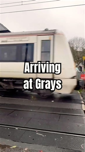 c2c Class 357 Arriving at Grays Station 🚆