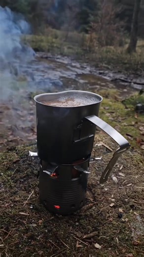4.5K views · 33 reactions | Survival tips and lifehacks you need to know! #camping #reels #survival #lifehacks | Winter & Bushcraft | Facebook