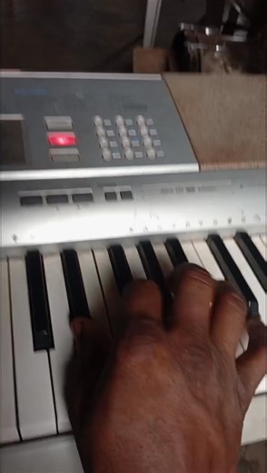 #PleaseLikeFollowandShare Keyboard beginners follow this One of my students | Minister Joel