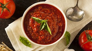 We Asked Italian Restaurant Chefs For The Best Store-Bought Marinara Sauce. These Are Their Favorites